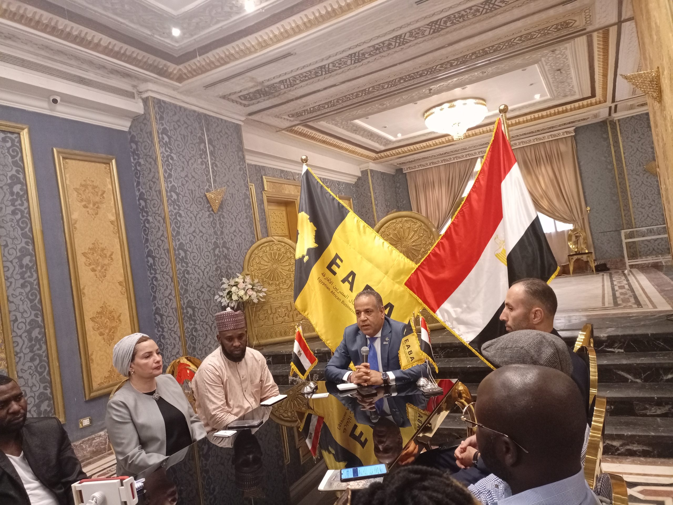 أموال الغد «المصريين الأفارقة تبحث مع نيجيريا تواجد الشركات المصرية