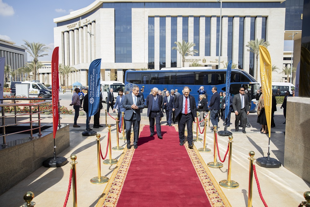 خالد عباس : تأسيس مقر جديد للجامعة الأمريكية بالعاصمة الإدارية الجديدة ...
